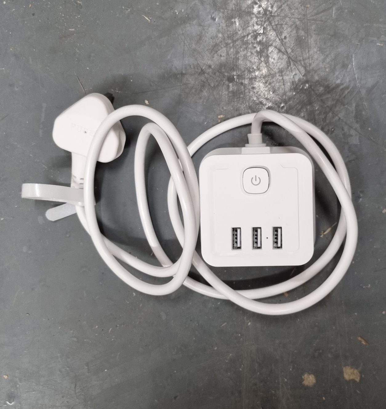 Power Outlets - Small - White - Minnac Logistics